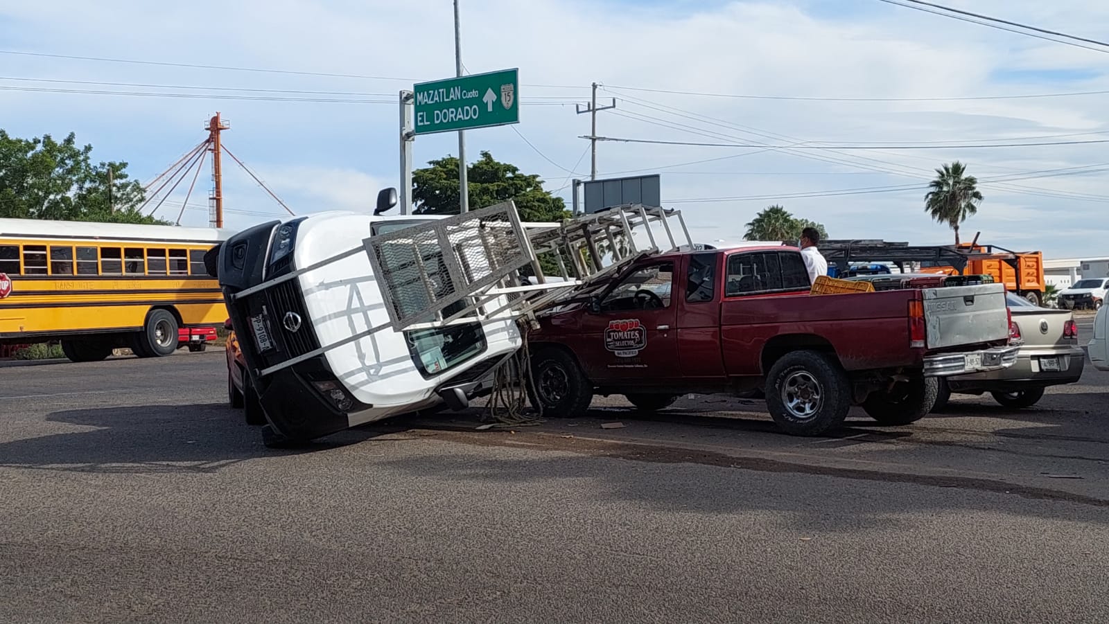 Choque entre 3 vehículos deja daños materiales en Costa Rica – Cafe ...