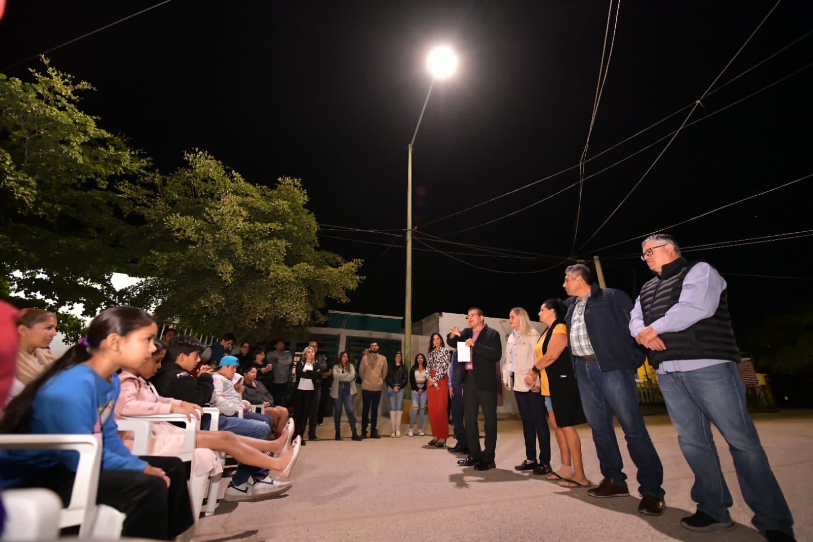 Con la reconversión de alumbrado público se ilumina la colonia Valle ...